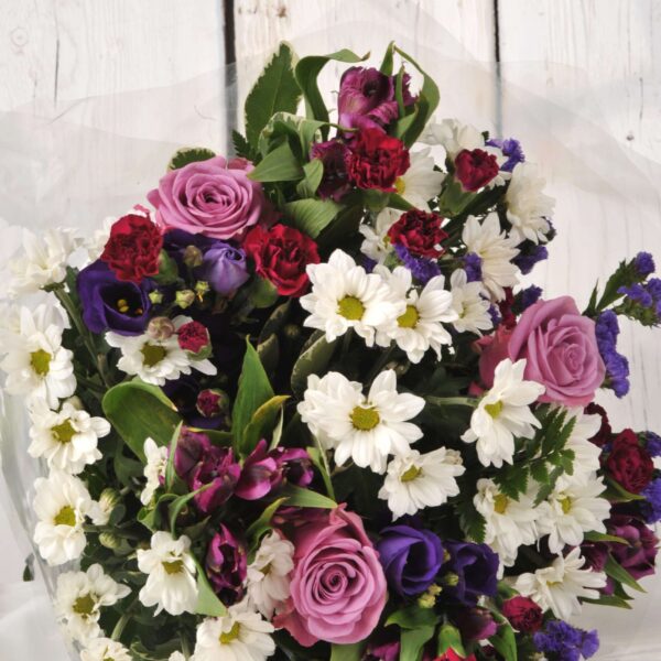 Flowers by post | From £24.50 | Free UK Delivery | Homeland Florists