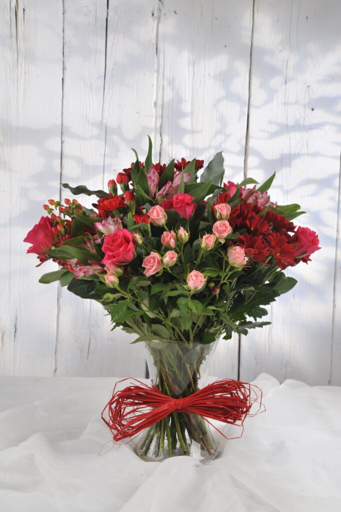 Christmas Bouquet Pink and Red | Homeland Florists